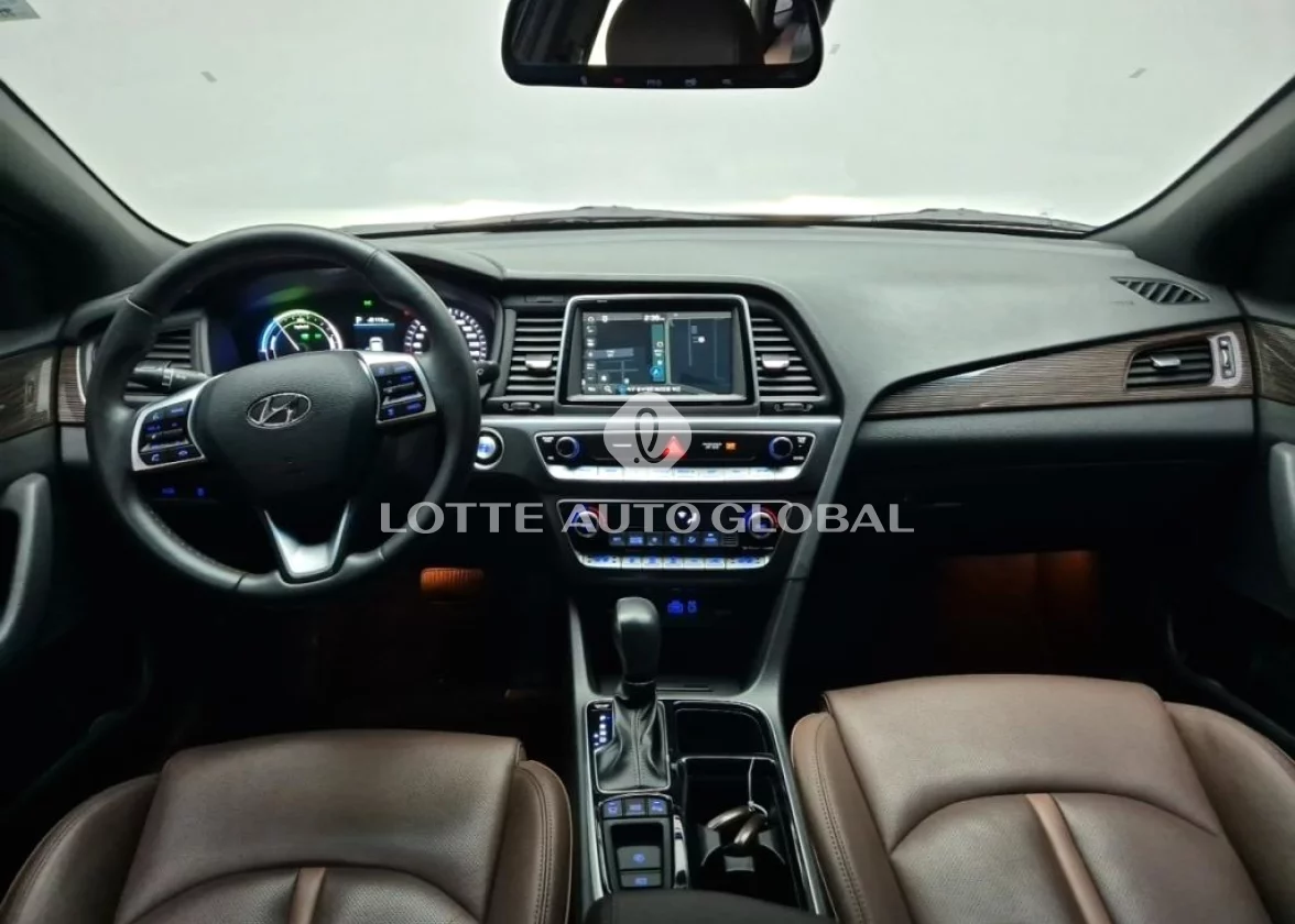 Buy Used 2019 HYUNDAI LF SONATA NEWRISE HYBRID - LOTTE AUTOGLOBAL